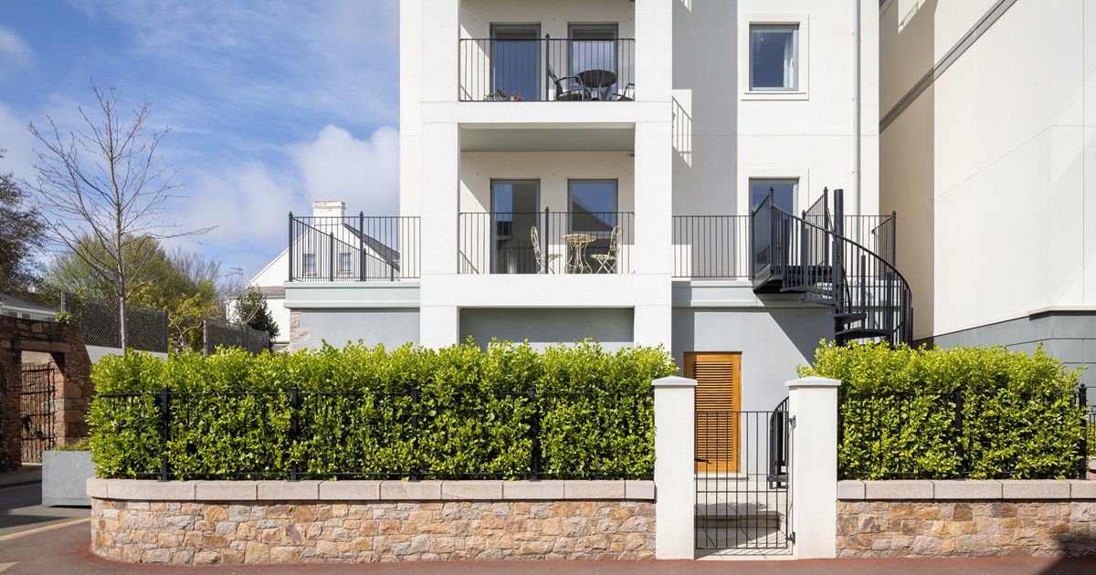 W104 Metropol - Jersey Property - Livingroom Guernsey and Jersey Estate ...