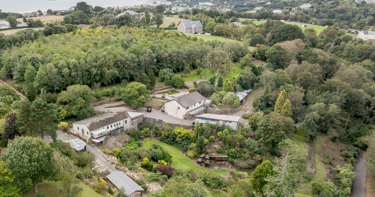 Shrublands & Lowlands - Jersey Property - Livingroom Guernsey and ...